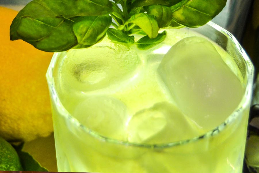 Cocktails on Capri with a view over the Faraglioni - Capri Rooftop